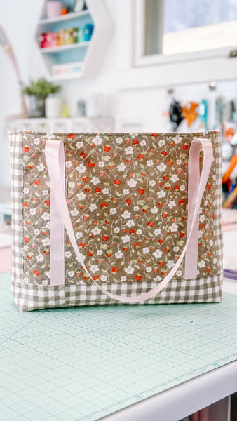 Sweet Strawberry Tote- PDF Pattern - The little Green Bean